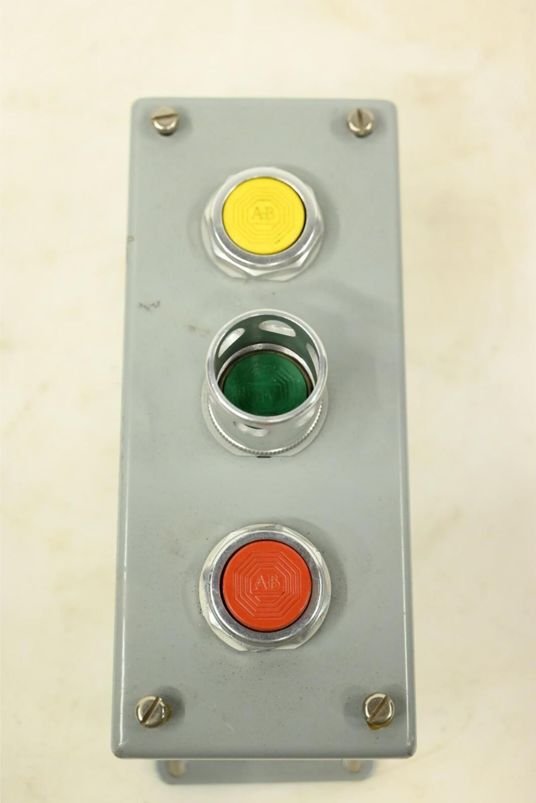 Hoffman E3PB Push Button Enclosure with the buttons included – GeekWare LLC