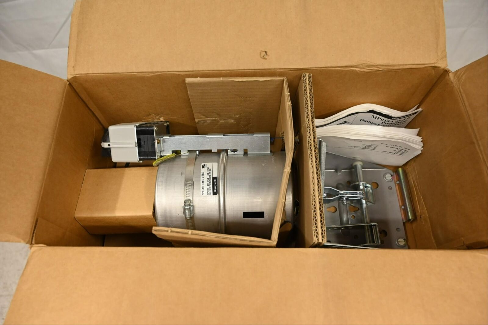 Honeywell MP918A 1081 2 Pneumatic Damper Actuator w/Positioner, 10 PSI ...